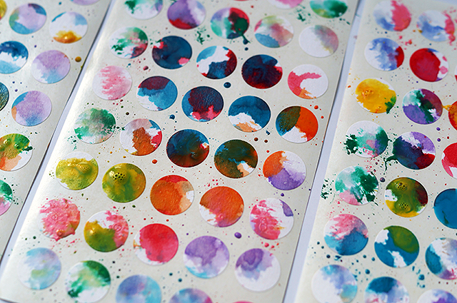 Circle sticker vase - Journey into Creativity