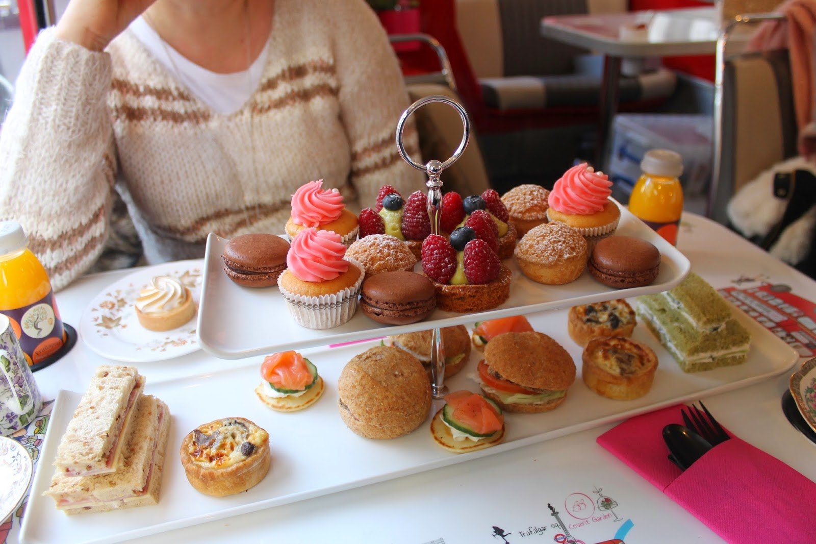 Review: BB Bakery Afternoon Tea Bus Tour | The story of a girl who ...