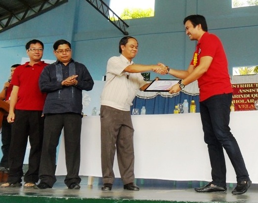 Cong. Velasco meets with MSC scholars today ~ Marinduque Rising