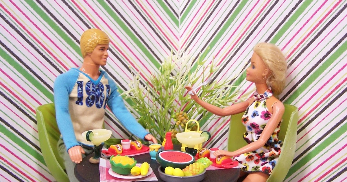 Barbie:OldNewGreenRedo : Quick Taco Bar and Hotel Update.