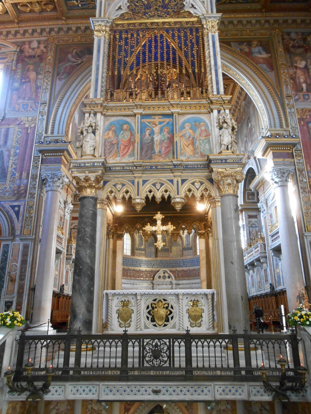 New Liturgical Movement: New Liturgical Fixtures at the Lateran Basilica