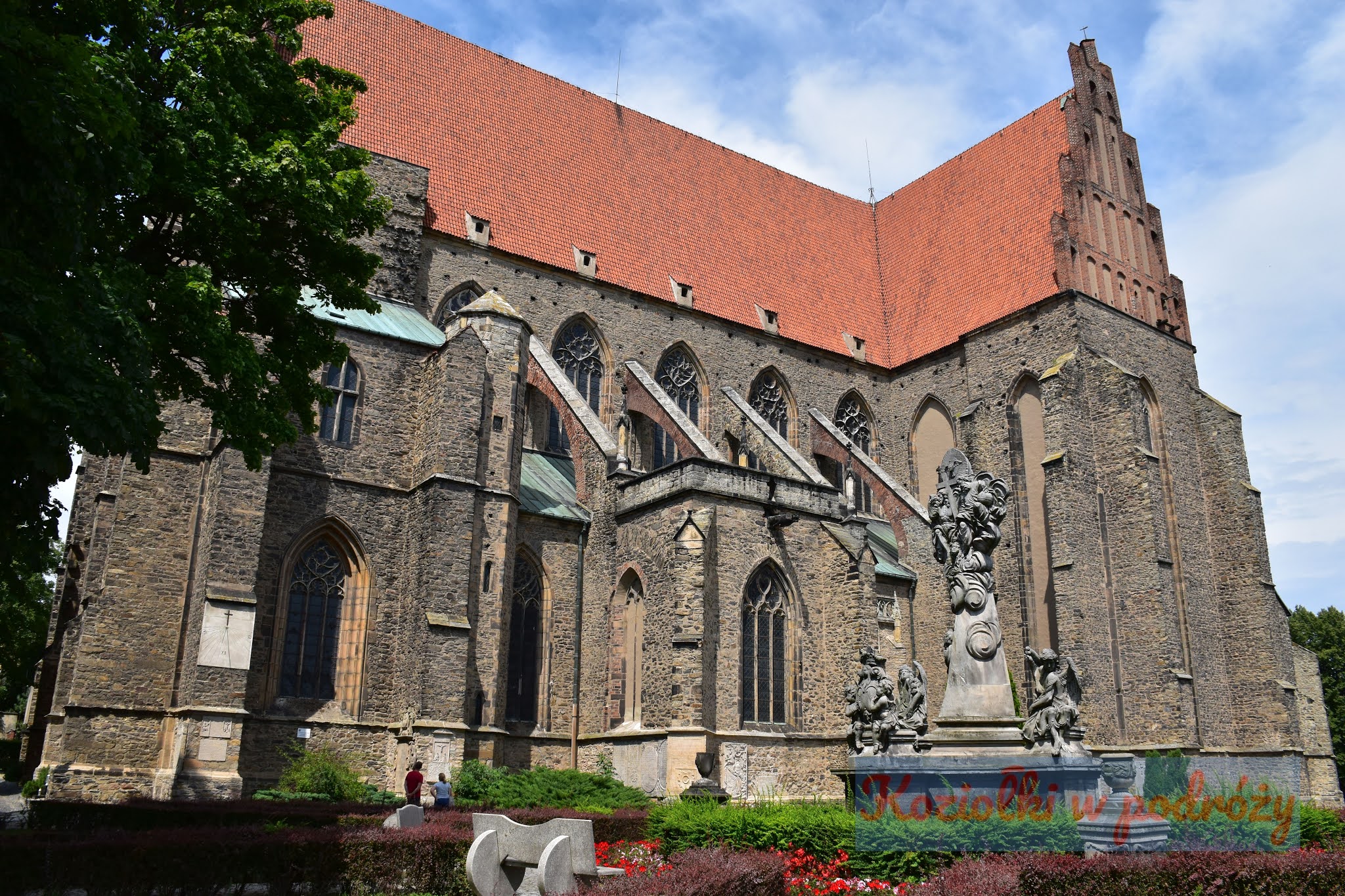 Koziołki w podróży: Muzeum Gross-Rosen w Rogoźnicy i bazylika w Strzegomiu