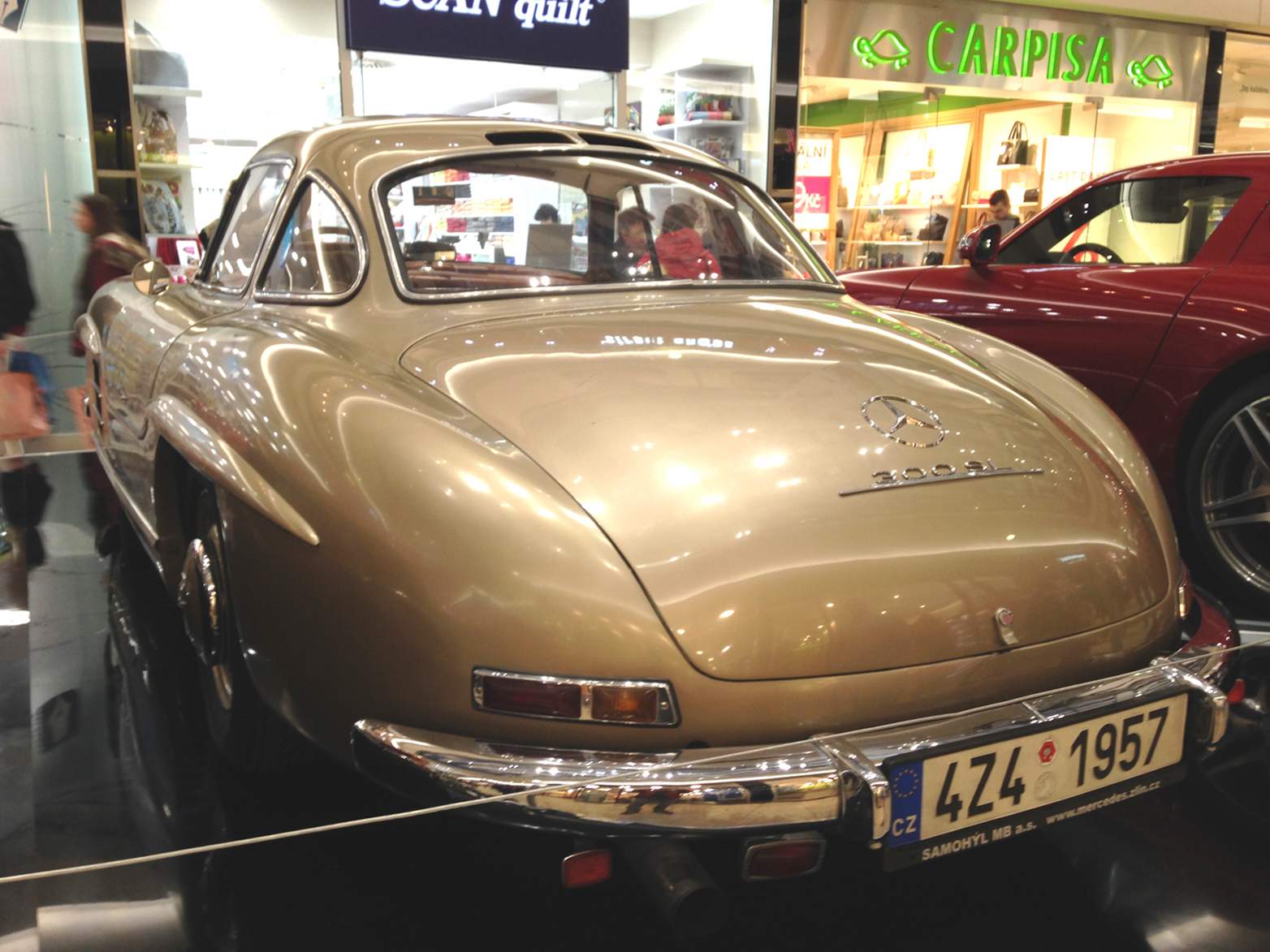 Oldtimerworld: Mercedes 300SL - W198