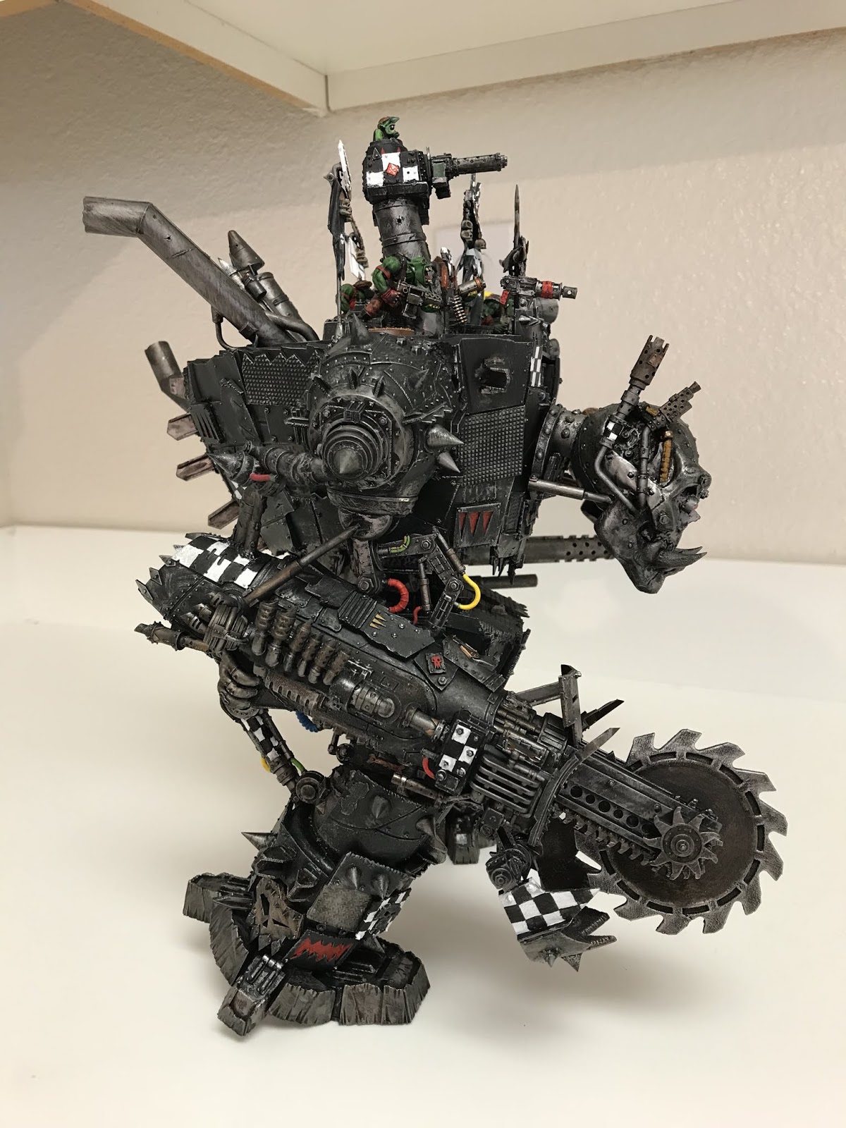 What's On Your Table: Da Gork-n-Mork Stompa - Faeit 212