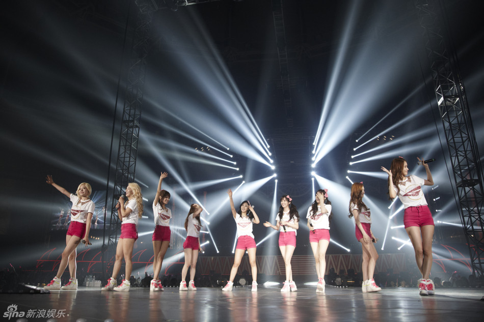 Check out more of SNSD’s photos from their ‘2013 Girls’ Generation ...