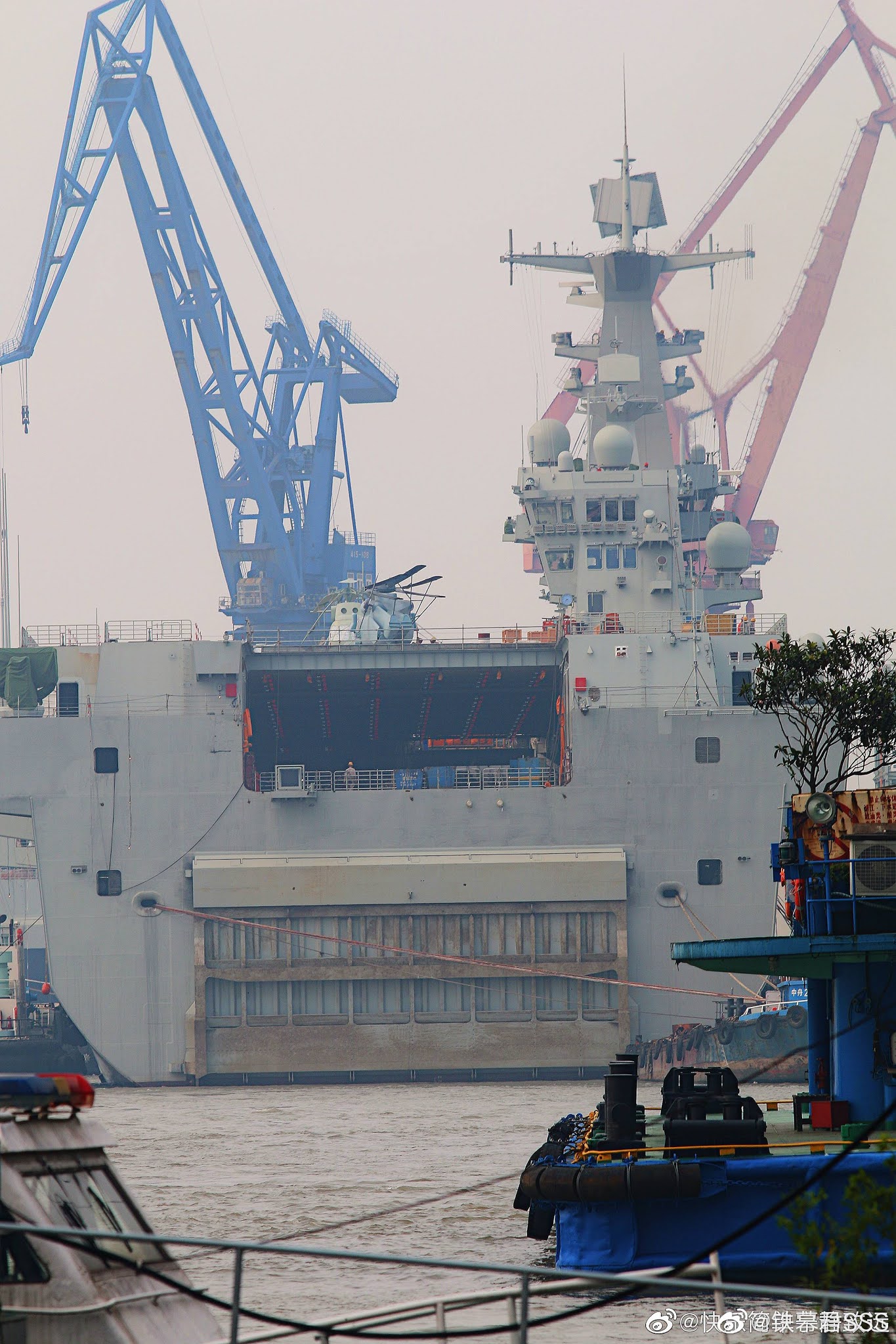 China Defense Blog: Z-20 and Z-8 full-size mock up spotted onboard the ...