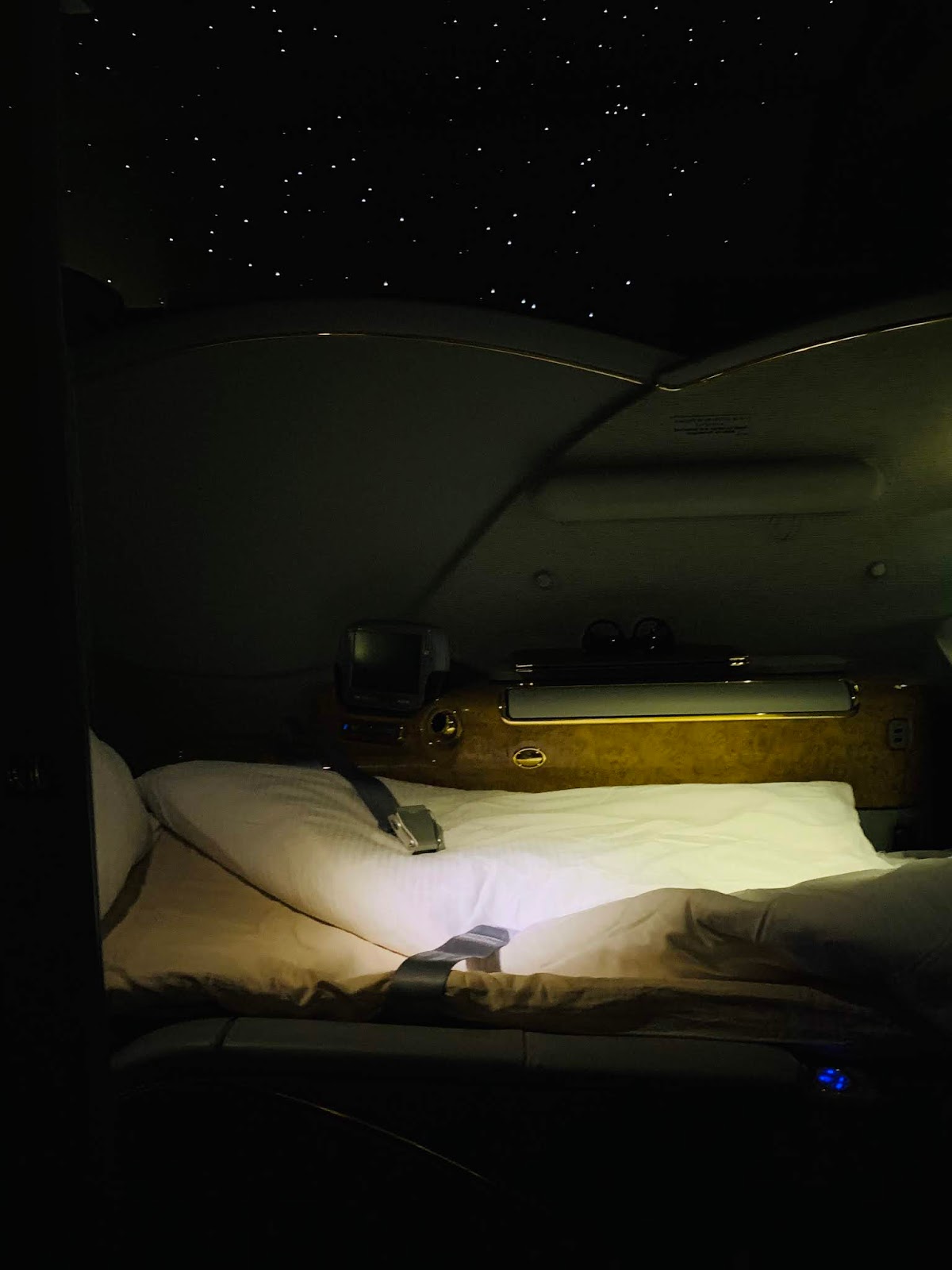 Review: Emirates EK210 First Class Boeing 777-300ER Newark to Athens ...