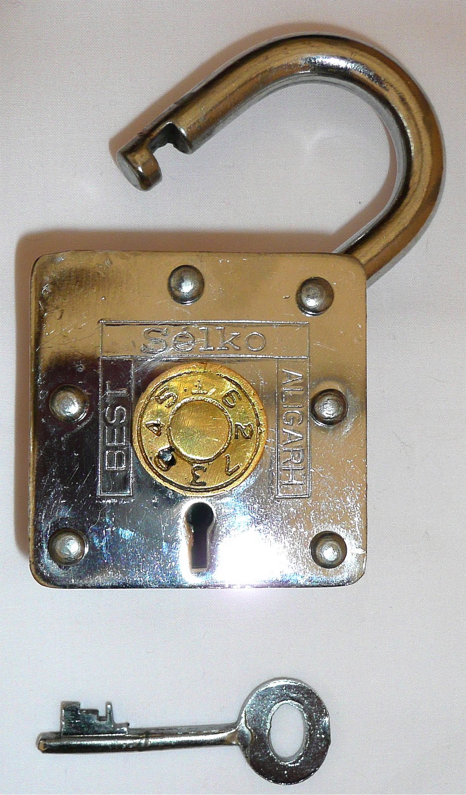 PuzzleMad: Trick Lock 4