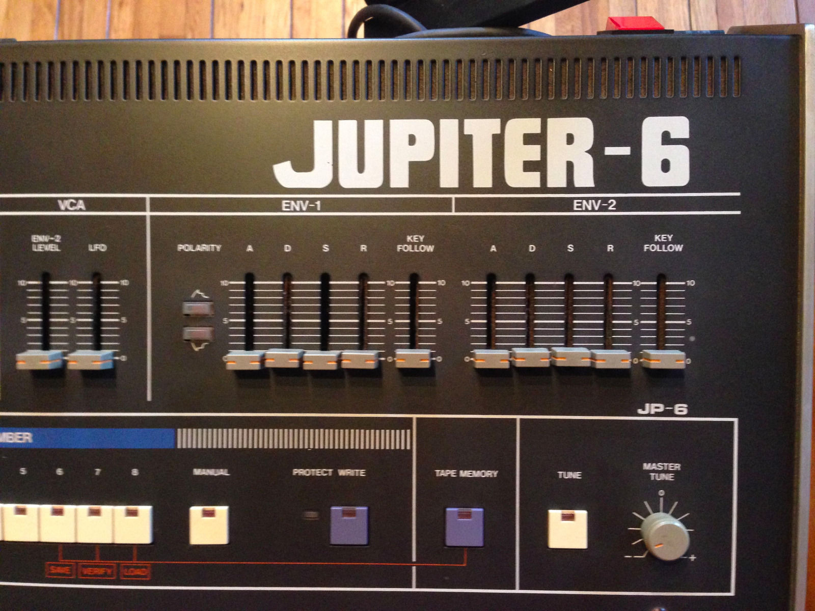 MATRIXSYNTH: Roland Jupiter 6 Synthesizer