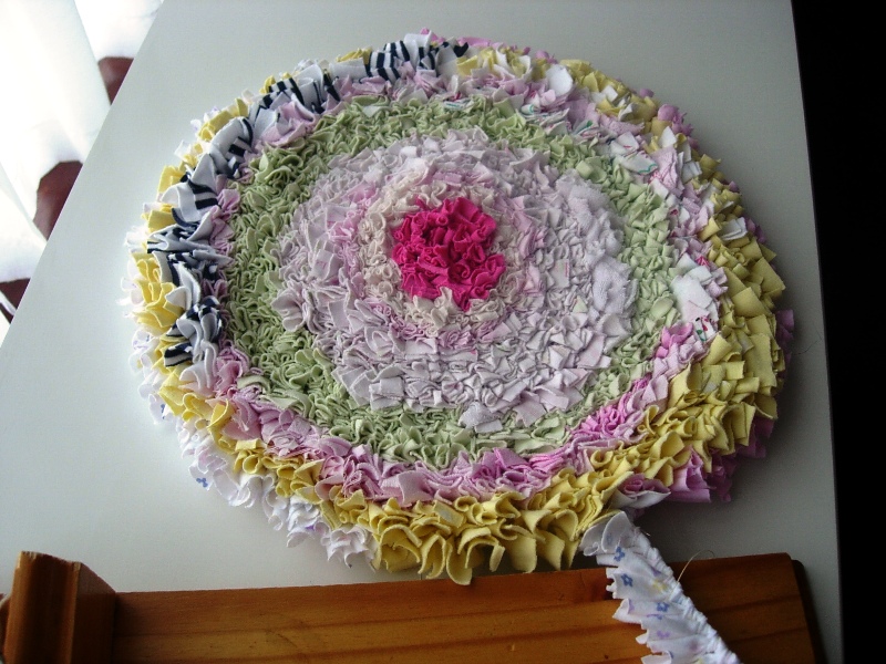 Boxoftrix: Rag Rug and Quilt, a little progress