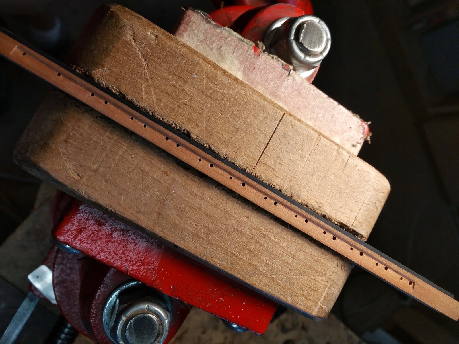 The Lute's Progress,: Building a 13 Course Lute, Start to Finish, 10 ...