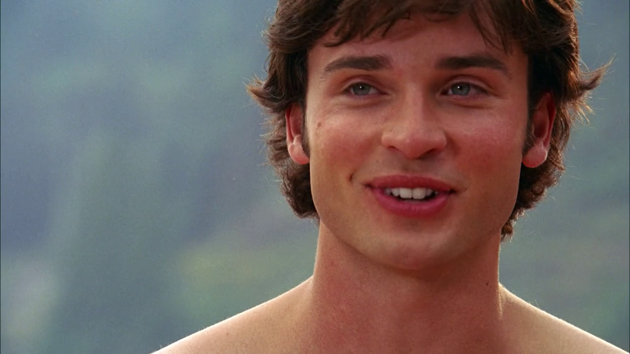 ausCAPS: Tom Welling shirtless in Smallville 5-04 "Aqua"