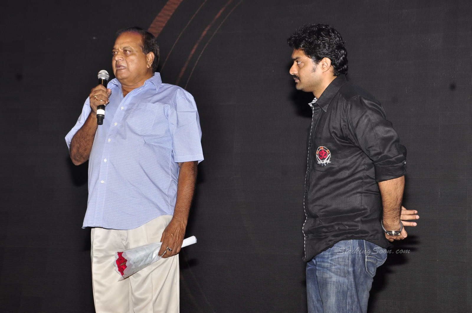 om « strikingsoonofficial