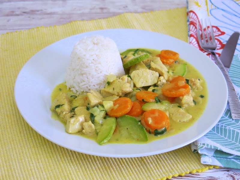 Tomillo, laurel y otras cosas de comer.: PECHUGAS AL CURRY CON VERDURAS