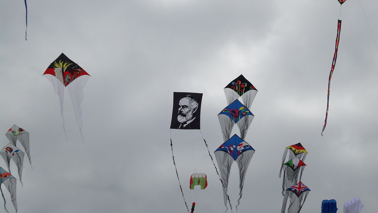 Trevor Reeves - Artisan: Trevor Reeves Artistic Kite Inventory,