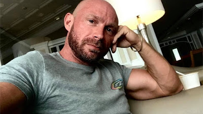 O Diário de Bruna Jones: Bruna Entrevista: 10x100 - Killian Knox