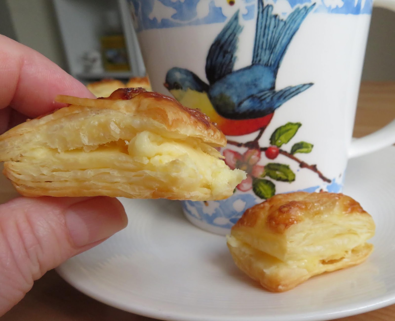 Lemon Puff Biscuits | The English Kitchen