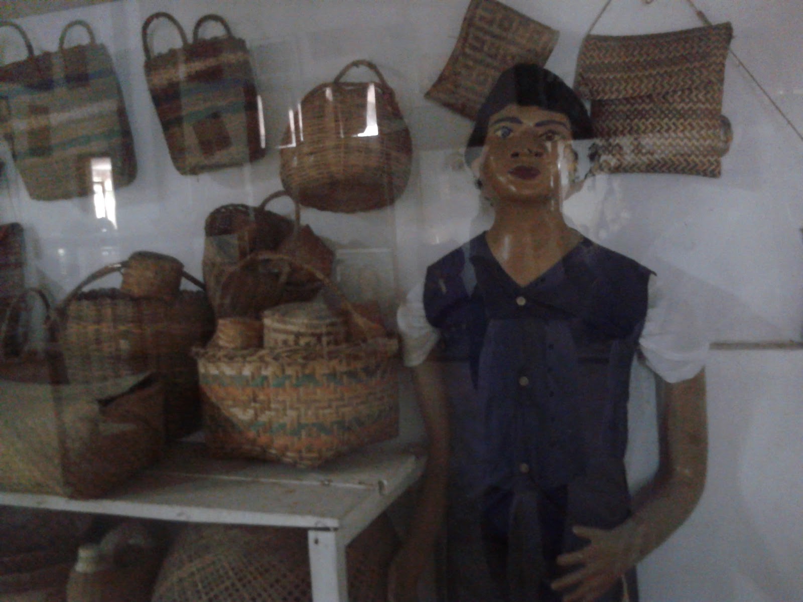 LOS CHACHIS EN NUETRA PROVINCIA: PERSONAS CHACHIS CON SU VESTIMENTA ANTIGUA