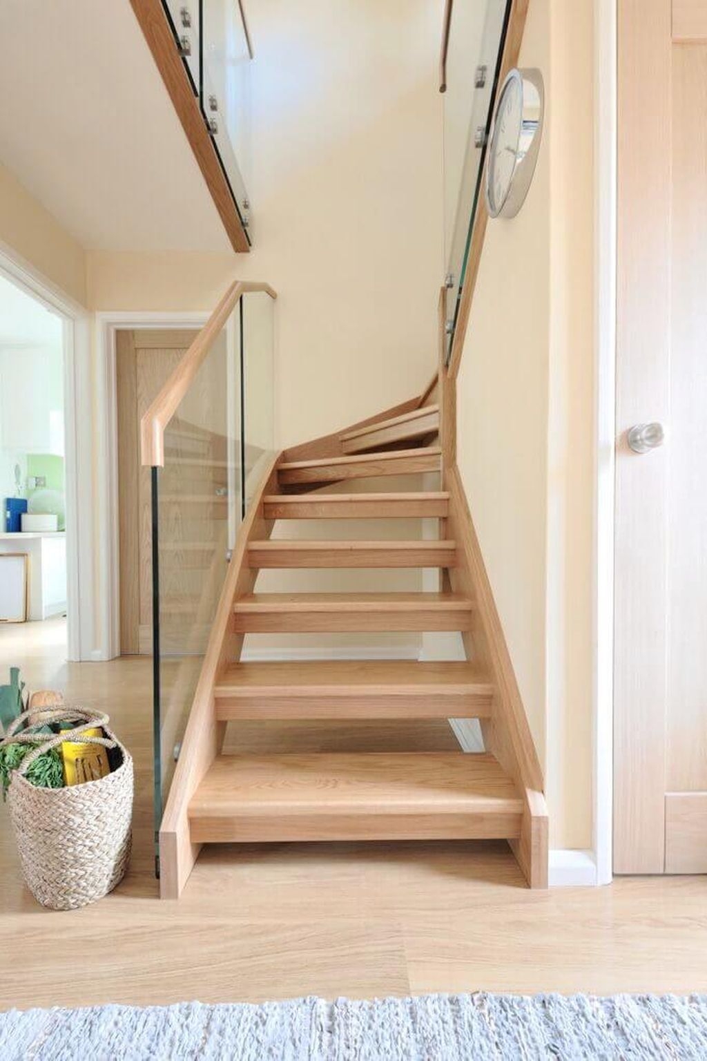 48 Luxury Glass Staircase Design Ideas For Your Dream Home | ARA HOME