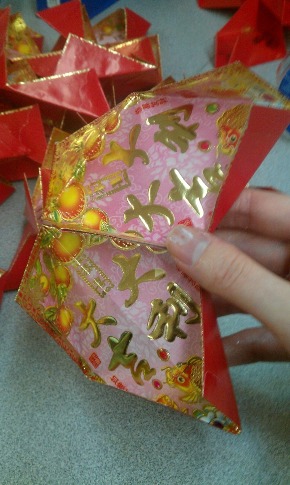 CantotoMando: Red Envelope Project: Red Envelope Flower Ball 紅包花球