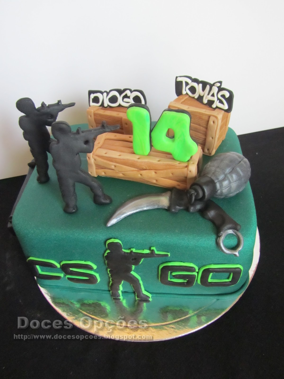 Doces Opções: Bolo de aniversário Counter-Strike