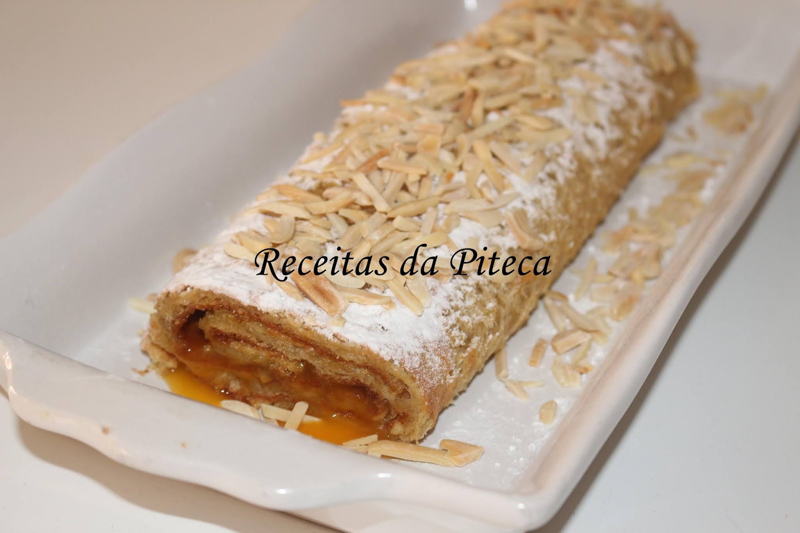 Torta enrolada de amêndoas | Receitas da Piteca