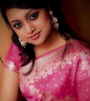 Bangladeshi Meyeder Modern Pose ((((: Desi Banglar Meye