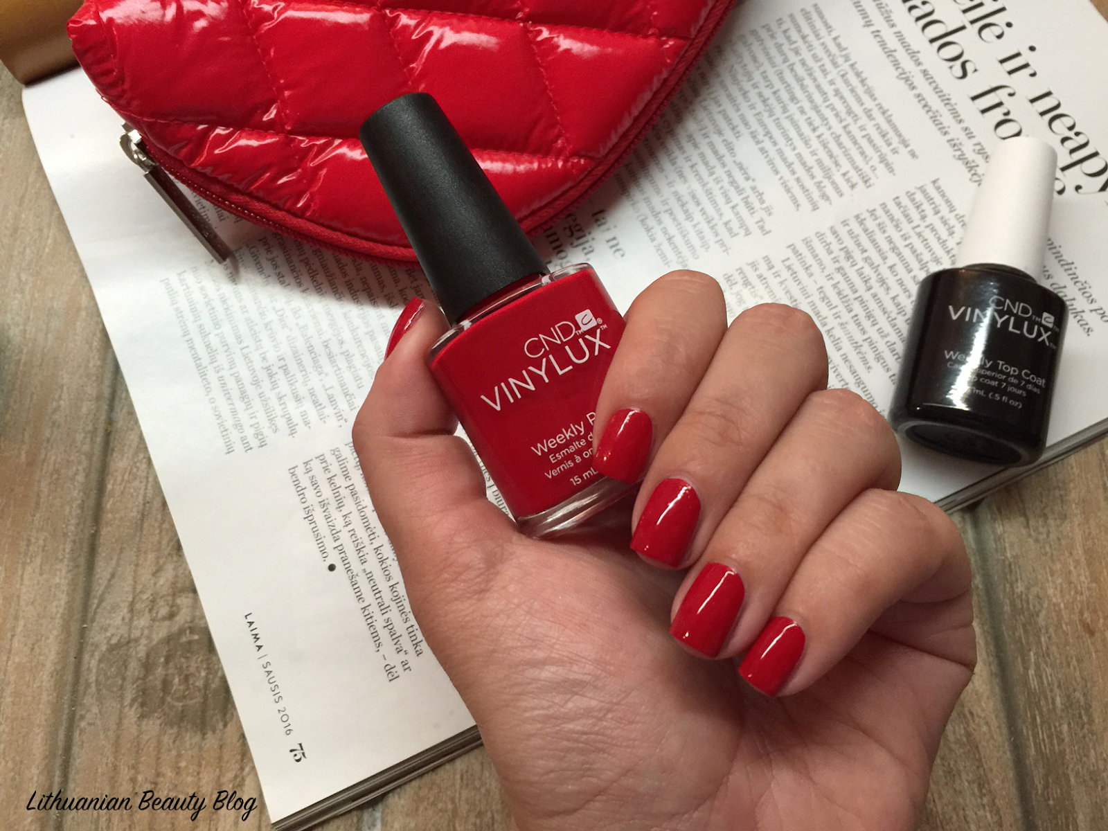 CND VINYLUX lakas ir CND VINYLUX Top Coat (spalva rouge red 143 ...