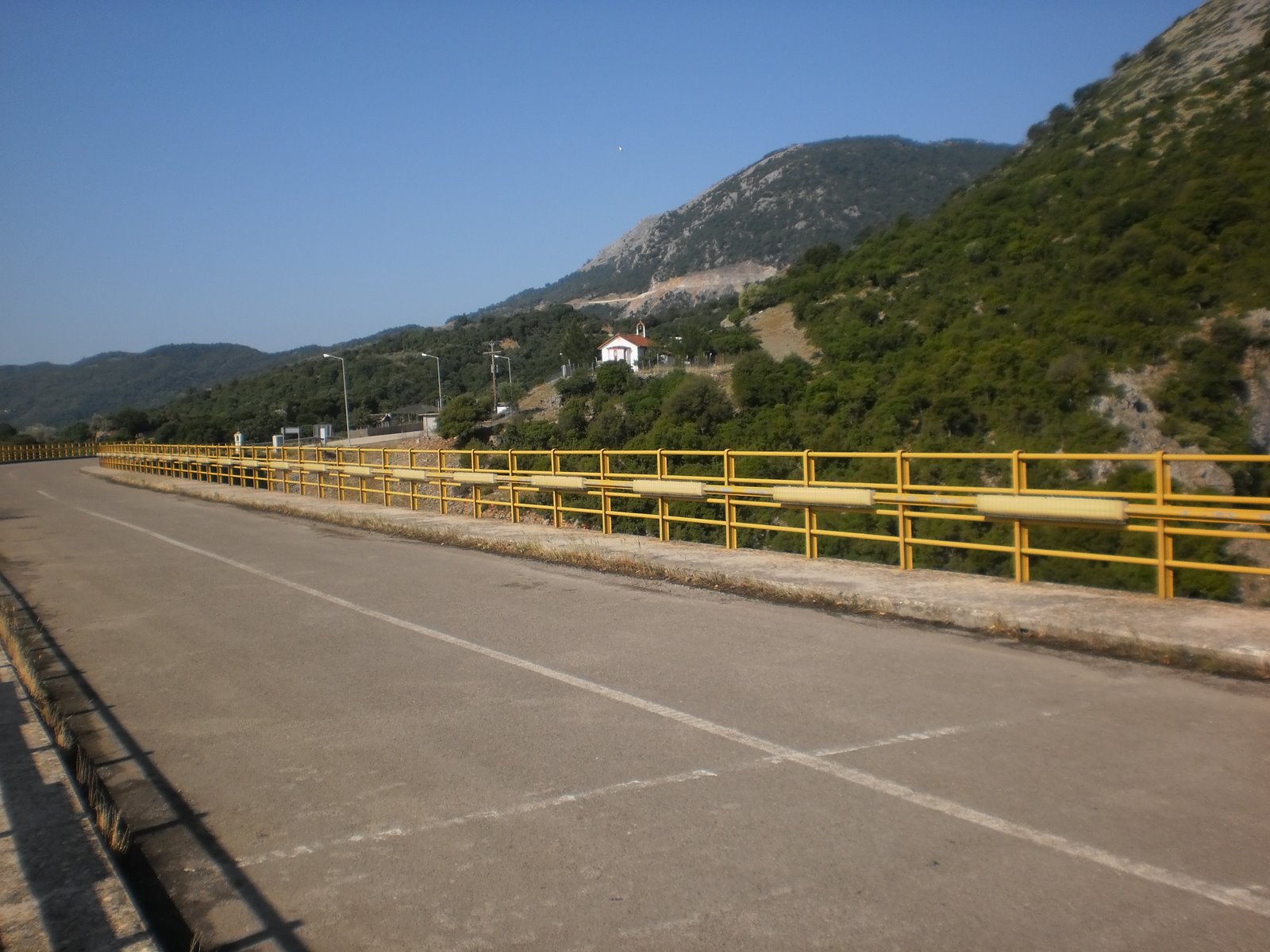 ΤΑΤΑΡΝΑ TPIΠΟΤΑΜΟΣ ΕΥΡΥΤΑΝΙΑΣ: ΦΩΤΟΓΡΑΦΙΕΣ ΑΠΟ ΤΗ ΓΕΦΥΡΑ ΤΗΣ ΤΑΤΑΡΝΑΣ