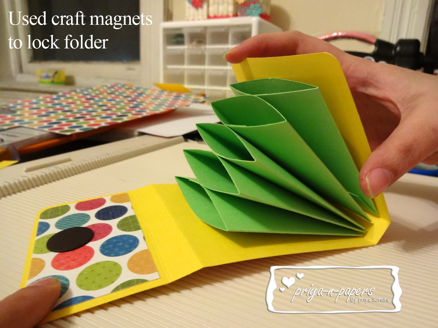 Crafters Corner : Tutorial: File folder style tag holder