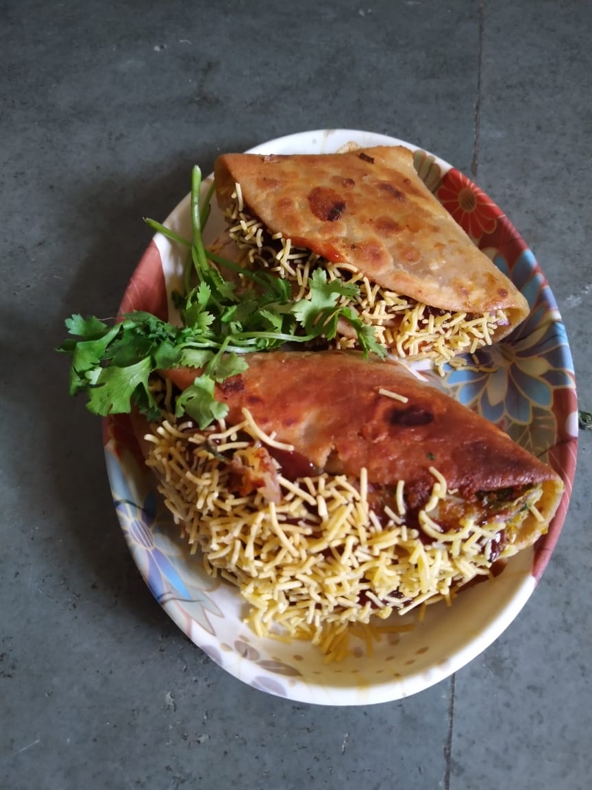SMB HUNAR: Leftover Roti Samosa