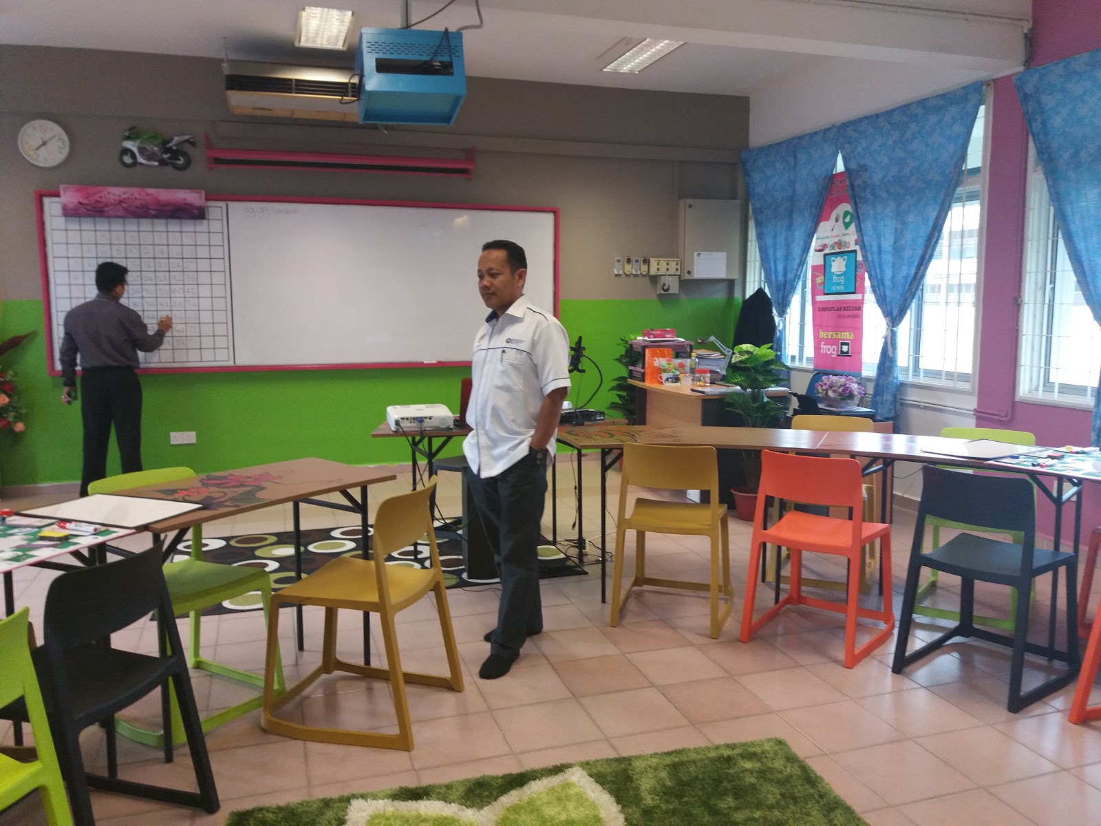 RAKAMAN VIDEO GURU INOVASI (CIKGU SAFULNIZAN) SK RAJA BAHAR | SK ZAINAB 1