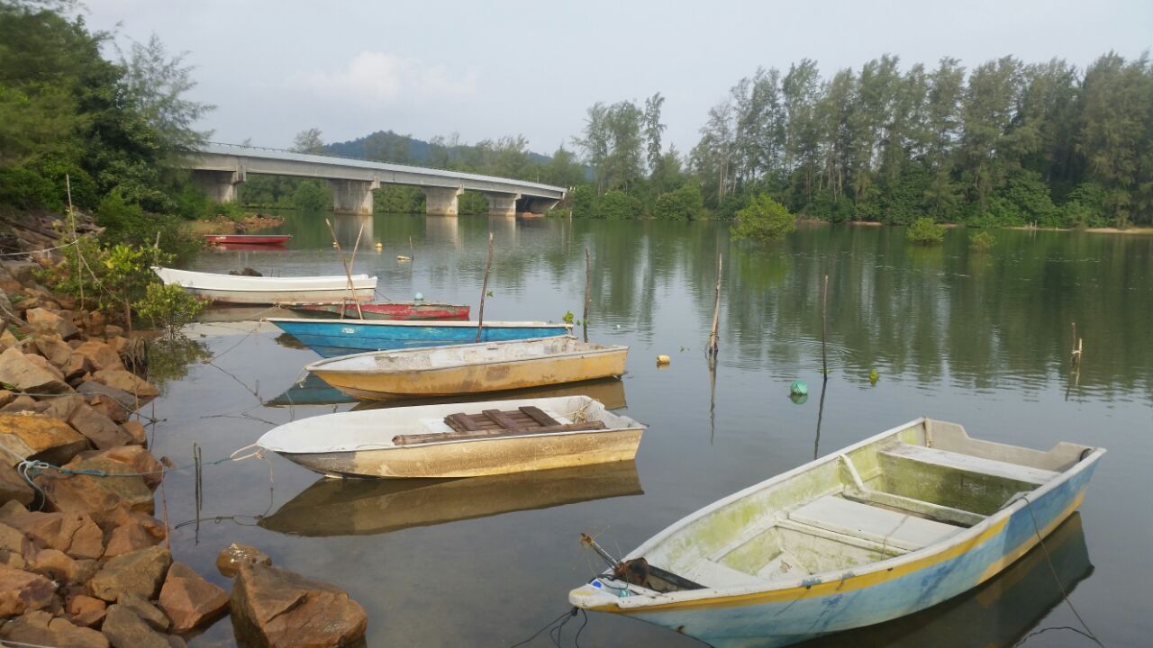 MEMANCING DI TELUK SARI, ENDAU, MERSING: SEWA BOT MEMANCING DI TELUK ...