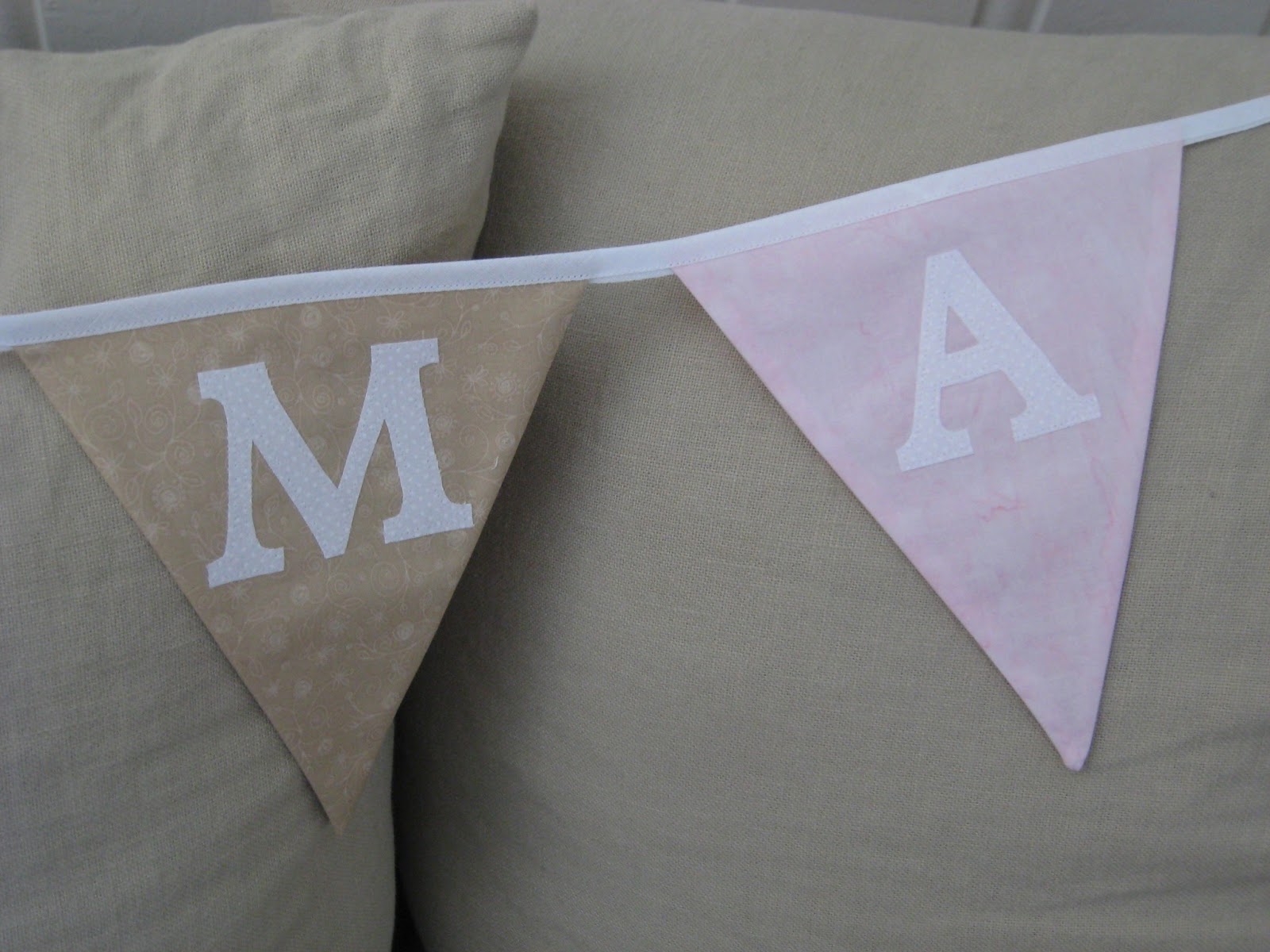 Kort og søm: Vimpel med bokstaver!