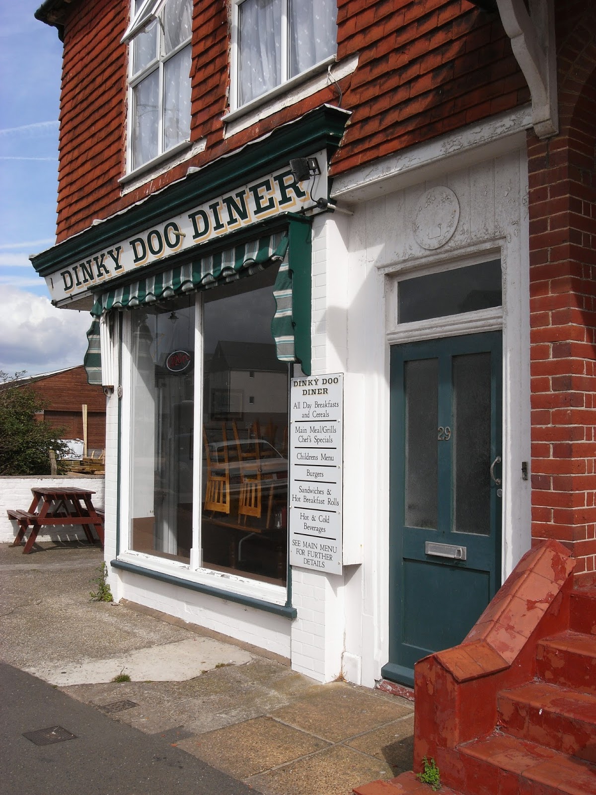 Lucy Melford: The Dinky Doo Diner