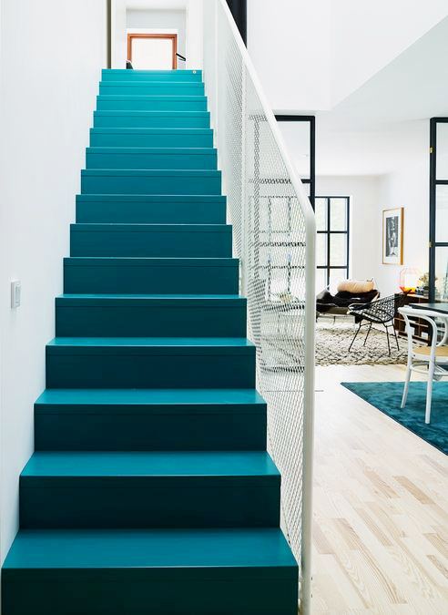 COCOCOZY: WEEKEND PHOTO - BLUE STAIRS
