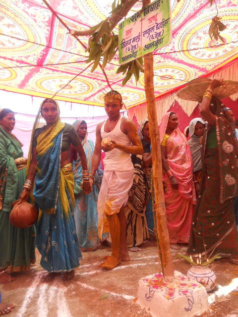 GONDMAHASABHA: GOND SAMAJ ME SAMUHIK SAMAJIK VIVAH