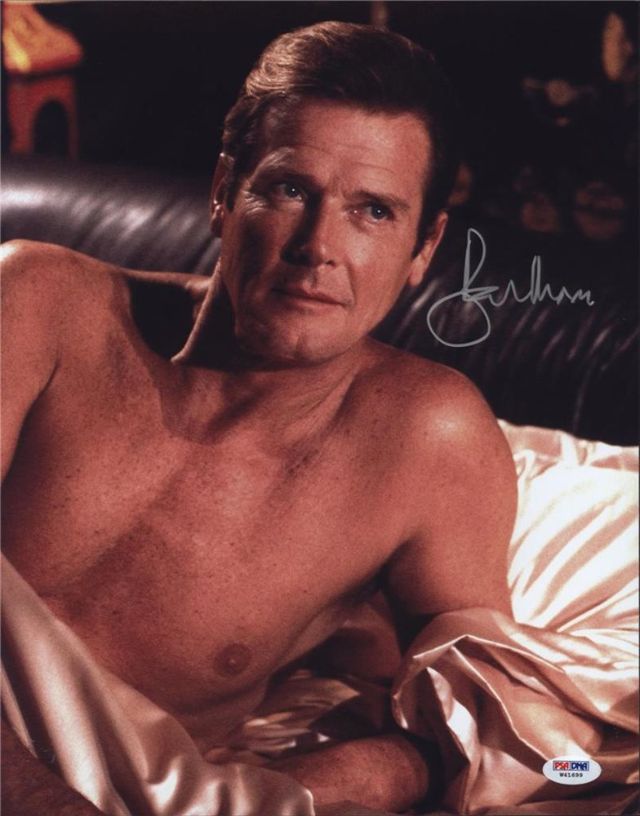 50 Handsome Photos of Legendary James Bond Star Roger Moore From ...