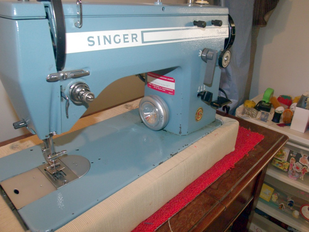 Vintage Sewing Machines: Singer 20U33