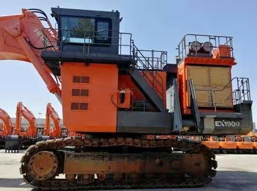 Hitachi EX1900, 2013