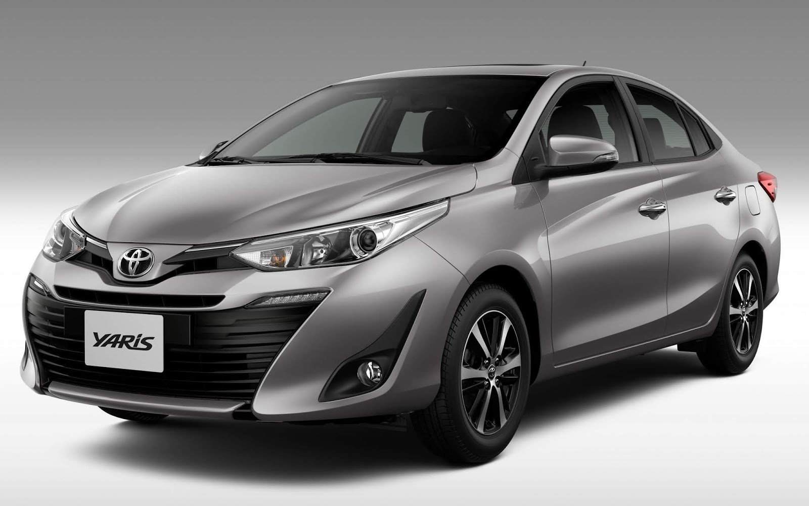 Toyota apresenta linha 2020 de Hilux e Yaris na Expointer