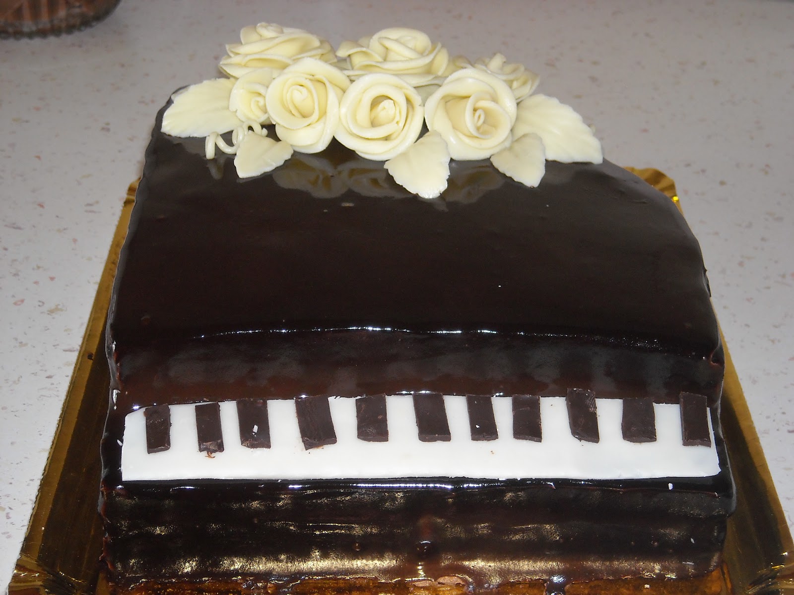 Ceva dulce...: Tort pian ... botez Mara, pentru nasi