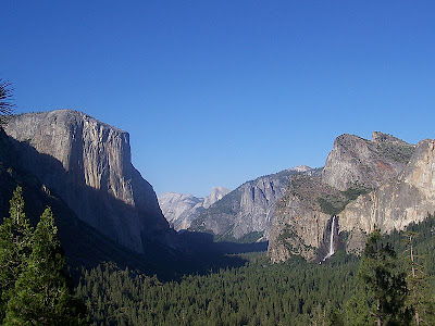Things To See At Yosemite: Yosemite Mountains And Granite Cliffs