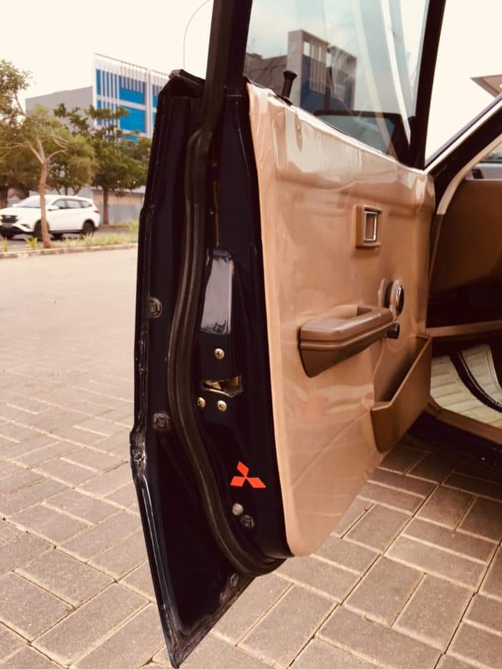 Jual Mitsubishi Lancer 82 Original Interior - LAPAK MOBIL DAN MOTOR BEKAS