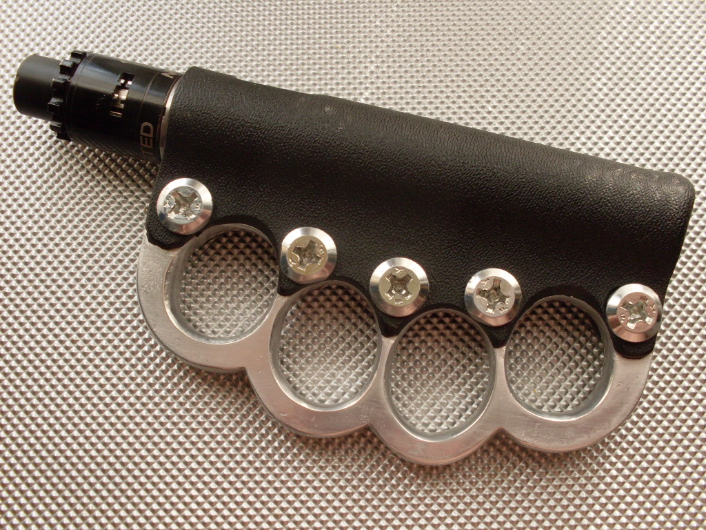 WeaponCollector's Knuckle Duster and Weapon Blog: Brass Knuckles Vape ...