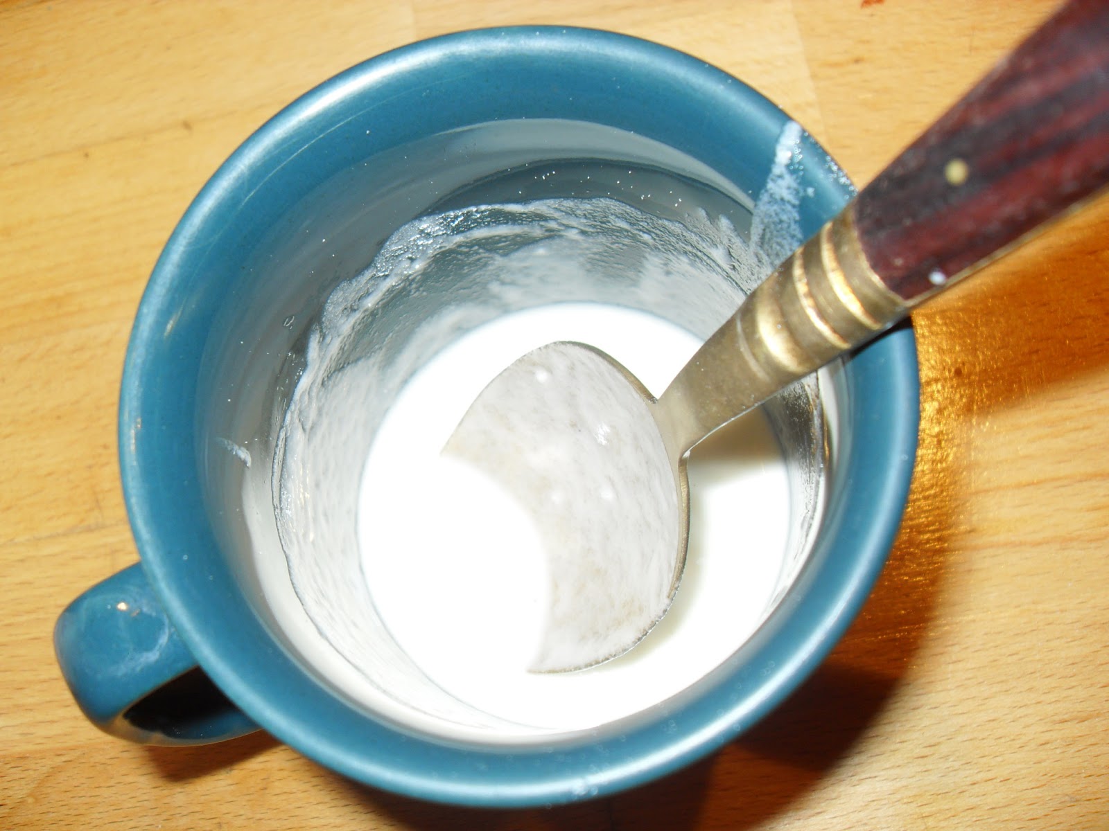 Dire Dire Souvenir: Faire de la colle naturelle avec de la farine!