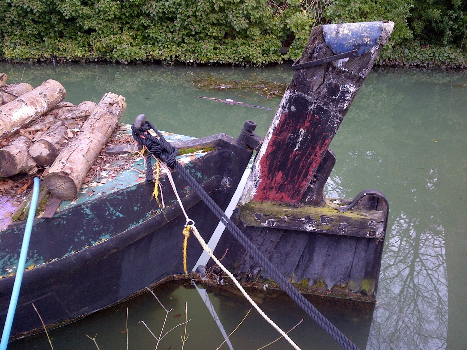 justthoughtsnstuff: waterways, craft, grebes, the lock, picnics