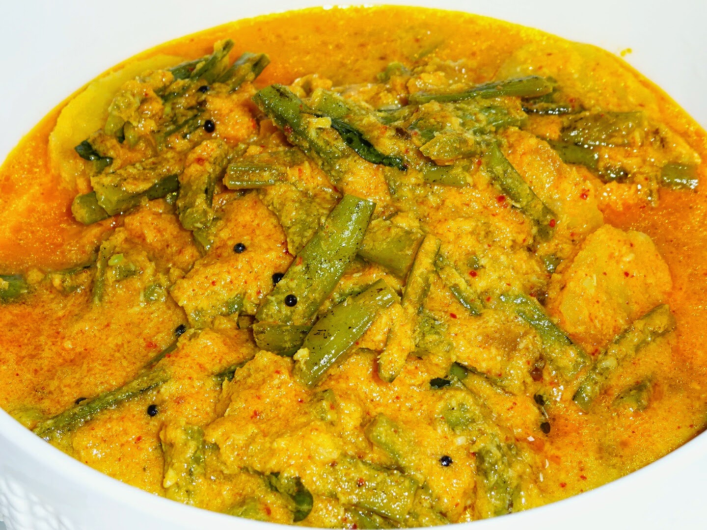 Veg Indian Good Food Recipes..: Gavar Aloo Coconut Curry (Cluster Beans ...