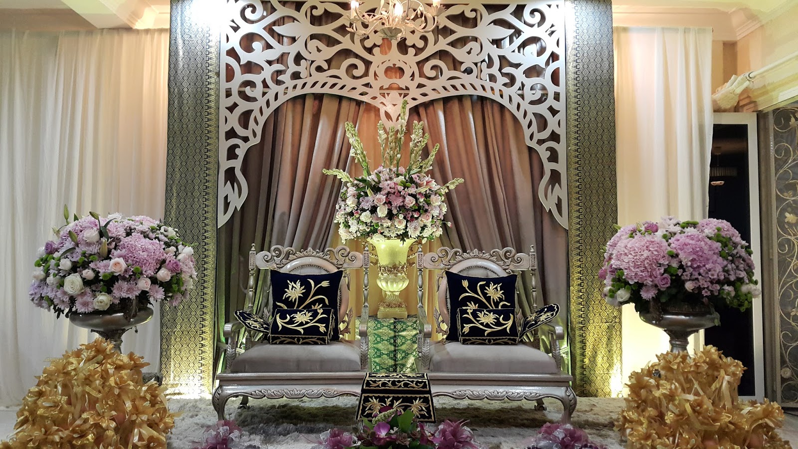 CLEO STUDIO AMPANG: Pelamin Klasik dari Cleo studio..menggabungkan ukiran , seni tekat Perak dan ...