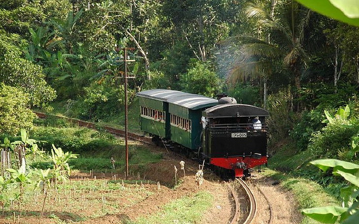 Alam Mengembang Jadi Guru: Kereta Api Wisata Ambarawa